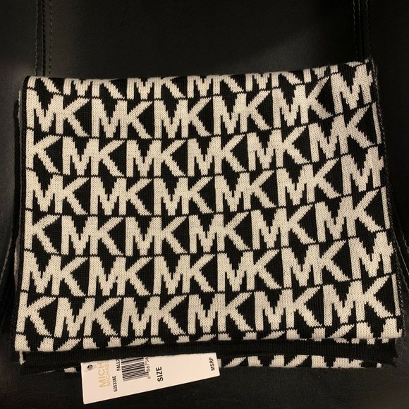 Michael Kors | Accessories | Michael Kors Reversible Signature Mk Logo ...
